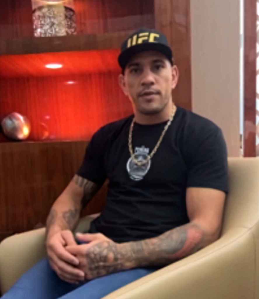 Alex "Poatan" Pereira e o Enigma UFC 300: Estratégias, Oportunidades e ...